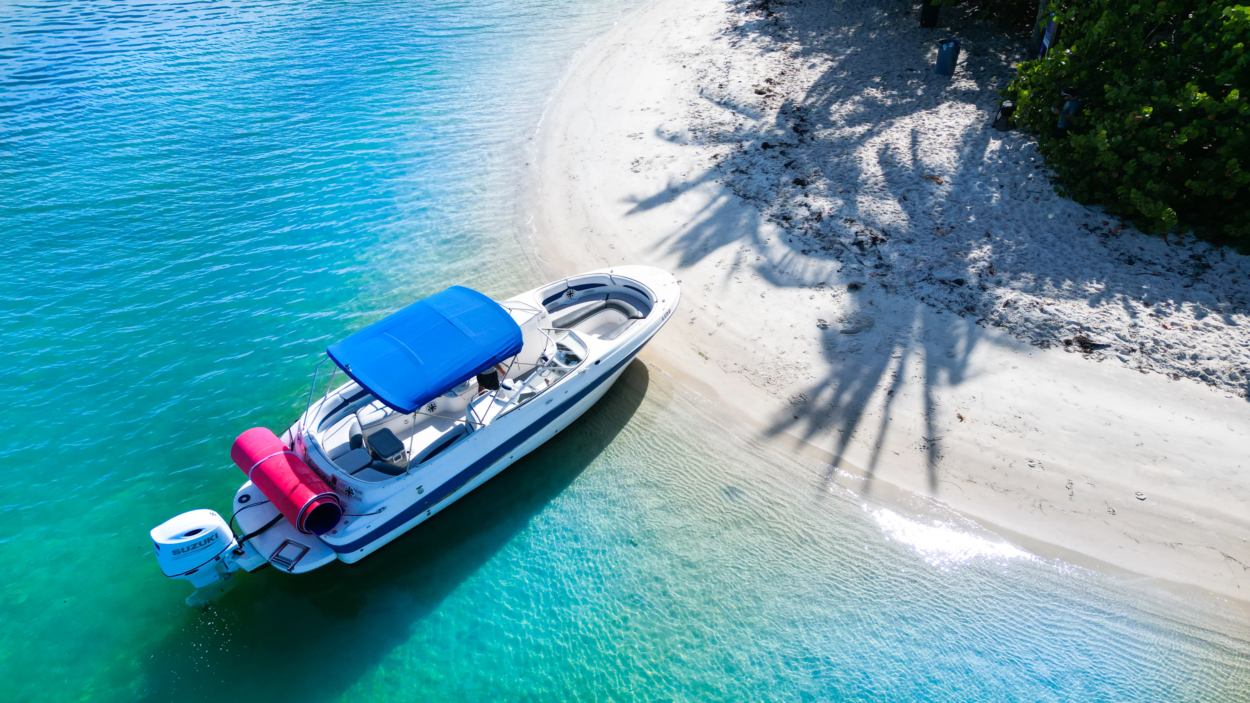 26ft Bayliner Max Gallery - Miami Sport Boat Charter Photos