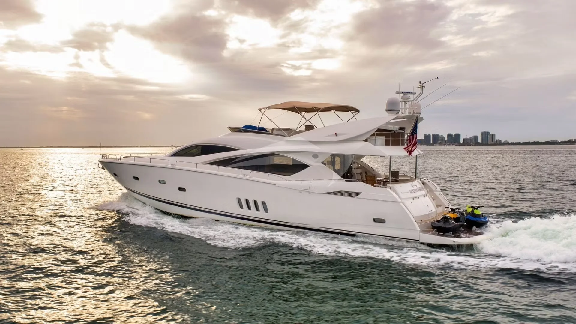 90ft Sunseeker Acqua Gallery - Miami Luxury Mega Yacht with Jacuzzi Photos