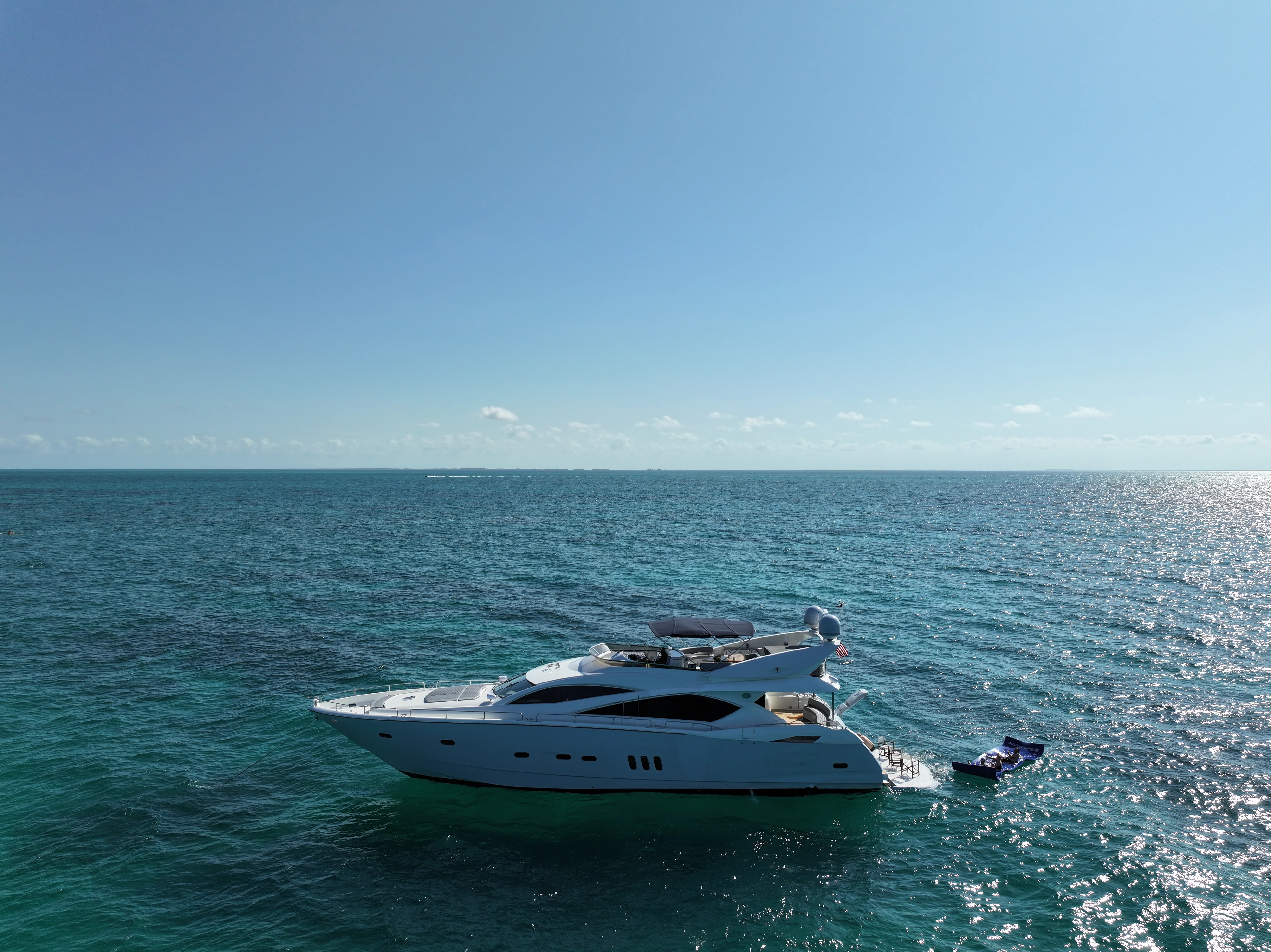 90ft Sunseeker Deep Blue Gallery - Miami Luxury Mega Yacht Photos