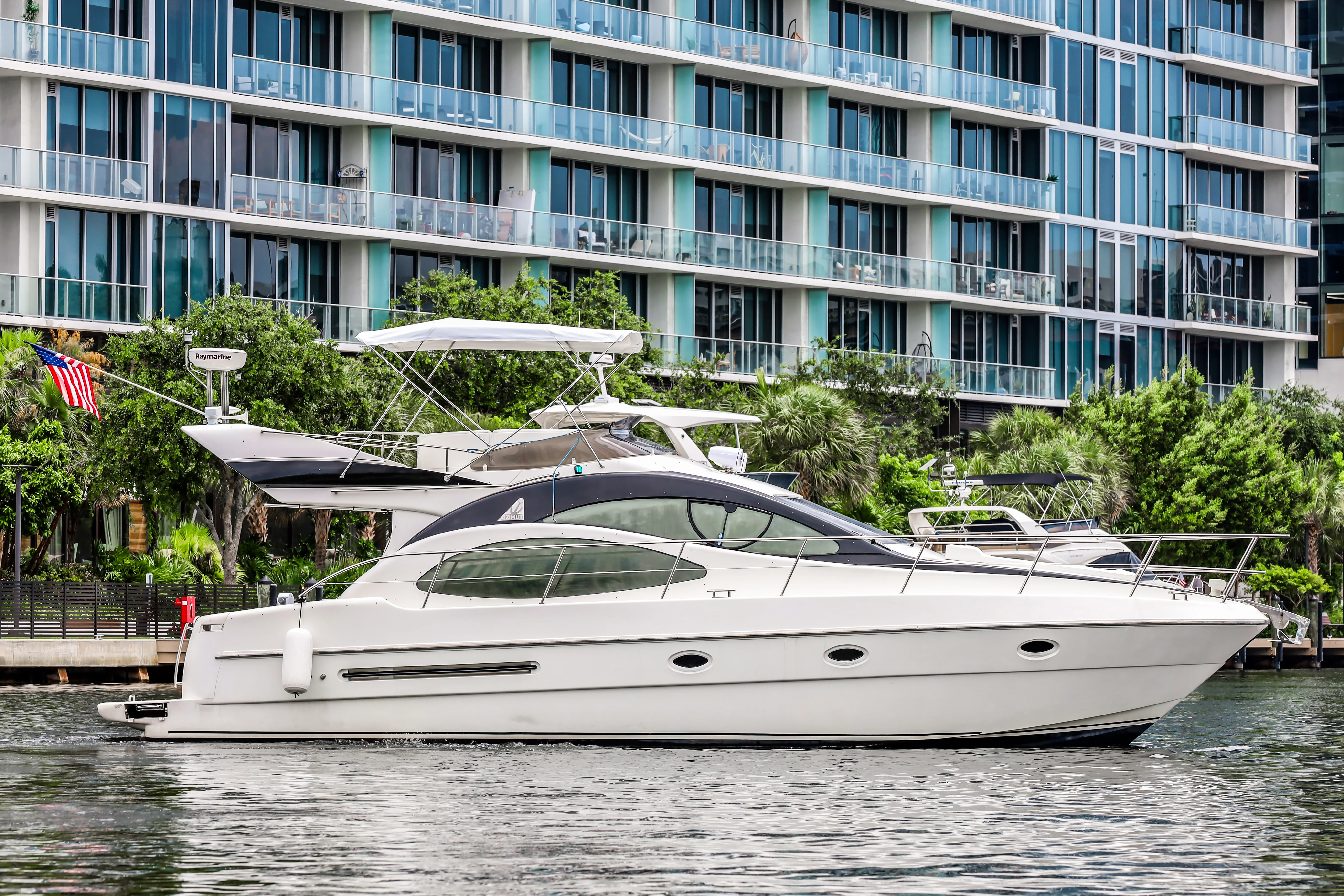 50ft Azimut Flybridge Gallery - Miami Luxury Yacht Charter Photos